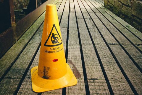 SLIPS–Slippery Liquid Infused Porous Surfaces via Fs-Laser Ablation ...