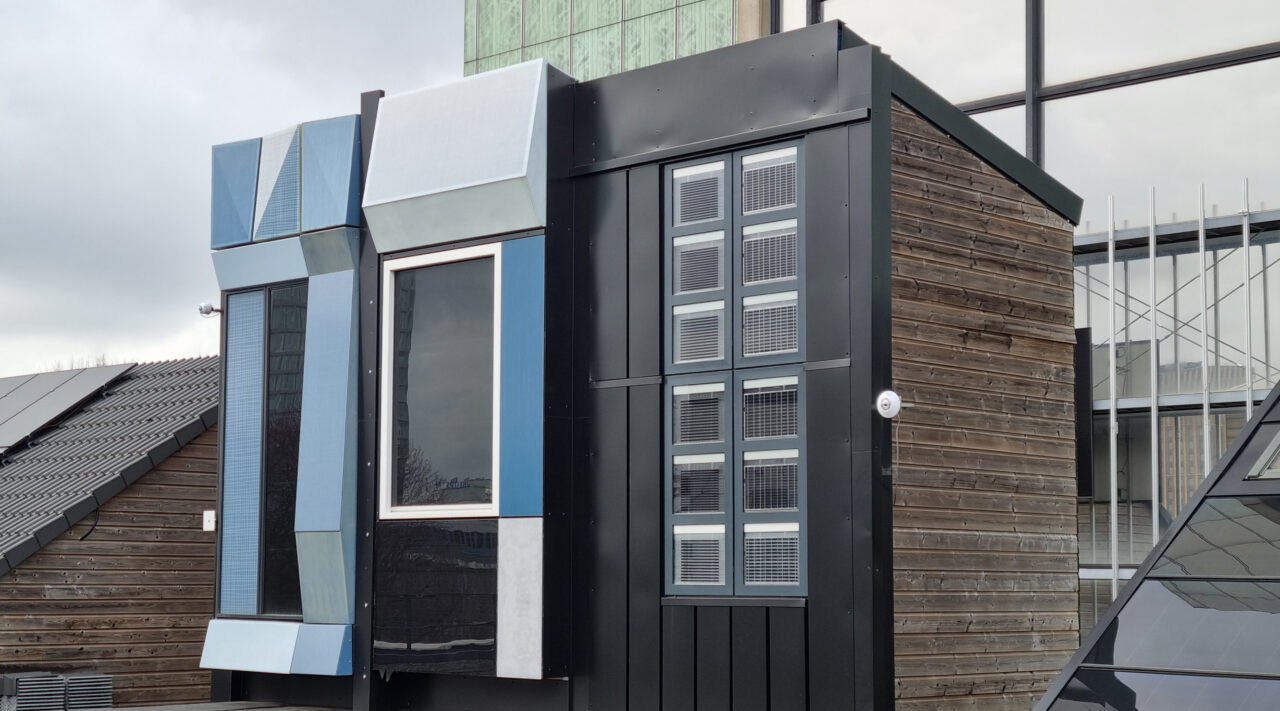 Solar windows with reflective blinds give buildings an energy boost ...